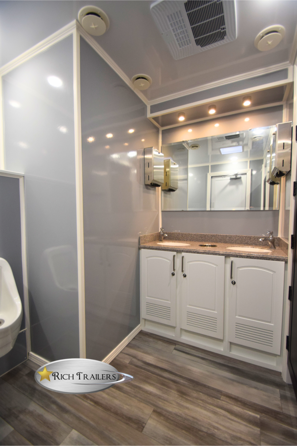 Restroom Trailer Decor - Rich Specialty Trailers