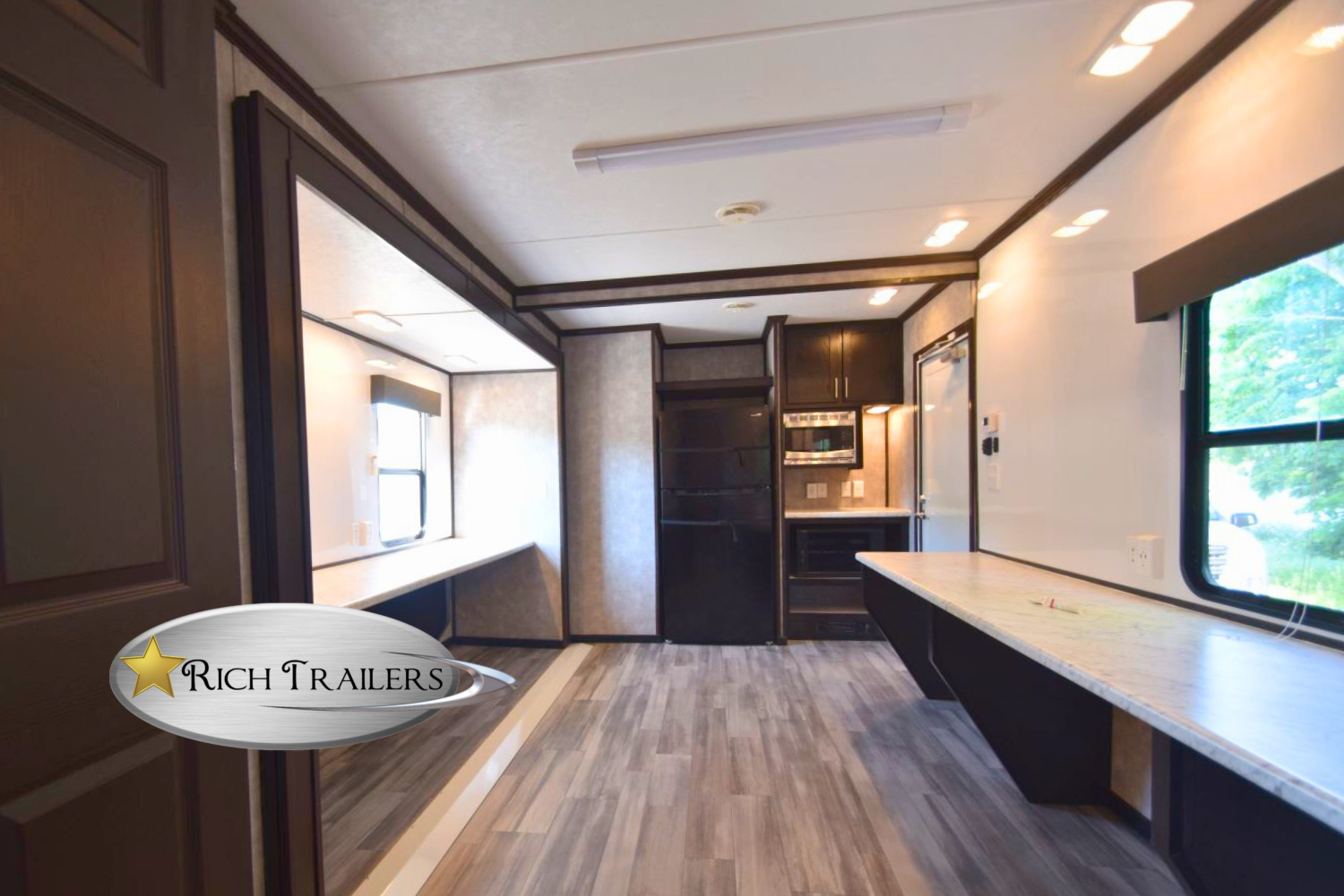 CC8530 Eight-Station Office Command Trailer - Rich Specialty Trailers